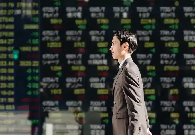 What Does a Data Analyst Do? Top Skills Explained | UoPeople