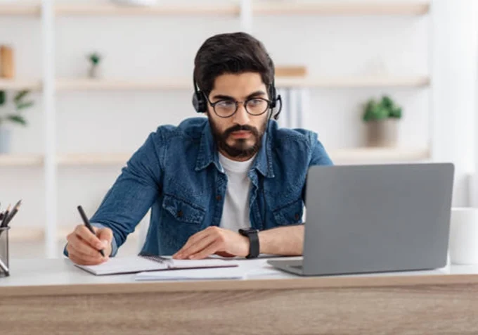 The Various Pros and Cons of Earning a Part-Time Masters