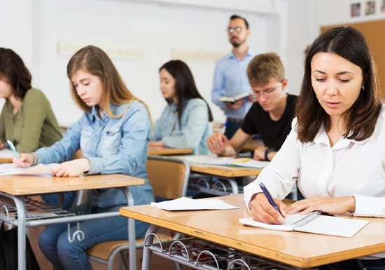 GMAT vs GRE: Choosing the Right Test for Your MBA | UoPeople